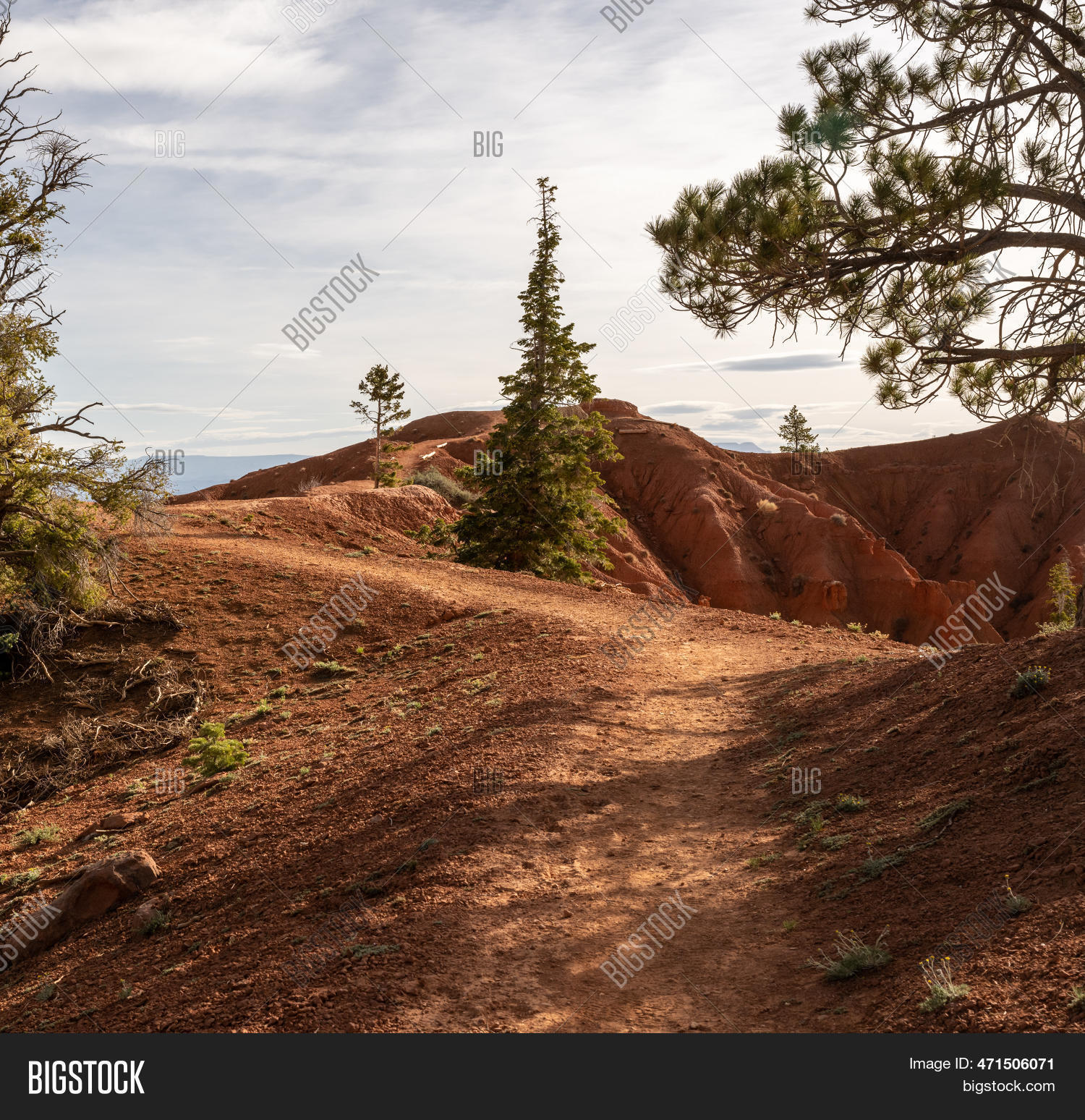 Under Rim Trail Heads Image & Photo (Free Trial) | Bigstock