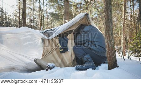 Homeless Winter Images, Illustrations & Vectors (Free) - Bigstock