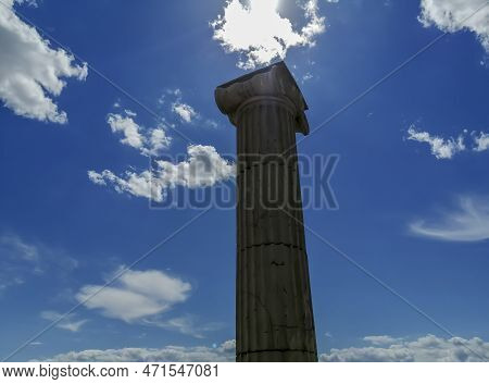 Dark Column Covers Sun Image & Photo (Free Trial) | Bigstock