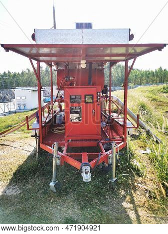 Mobile Red Generator Image & Photo (Free Trial) | Bigstock