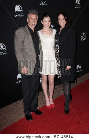 Hailee Steinfeld Image & Photo (Free Trial) | Bigstock