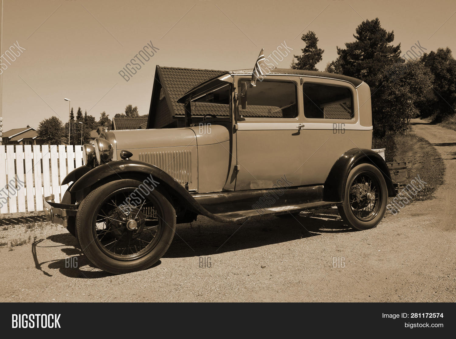 Vintage Ford Model T Image & Photo (Free Trial) | Bigstock