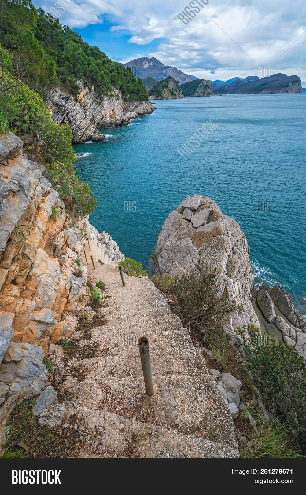 Steep, Scary Dangerous Image & Photo (Free Trial) | Bigstock