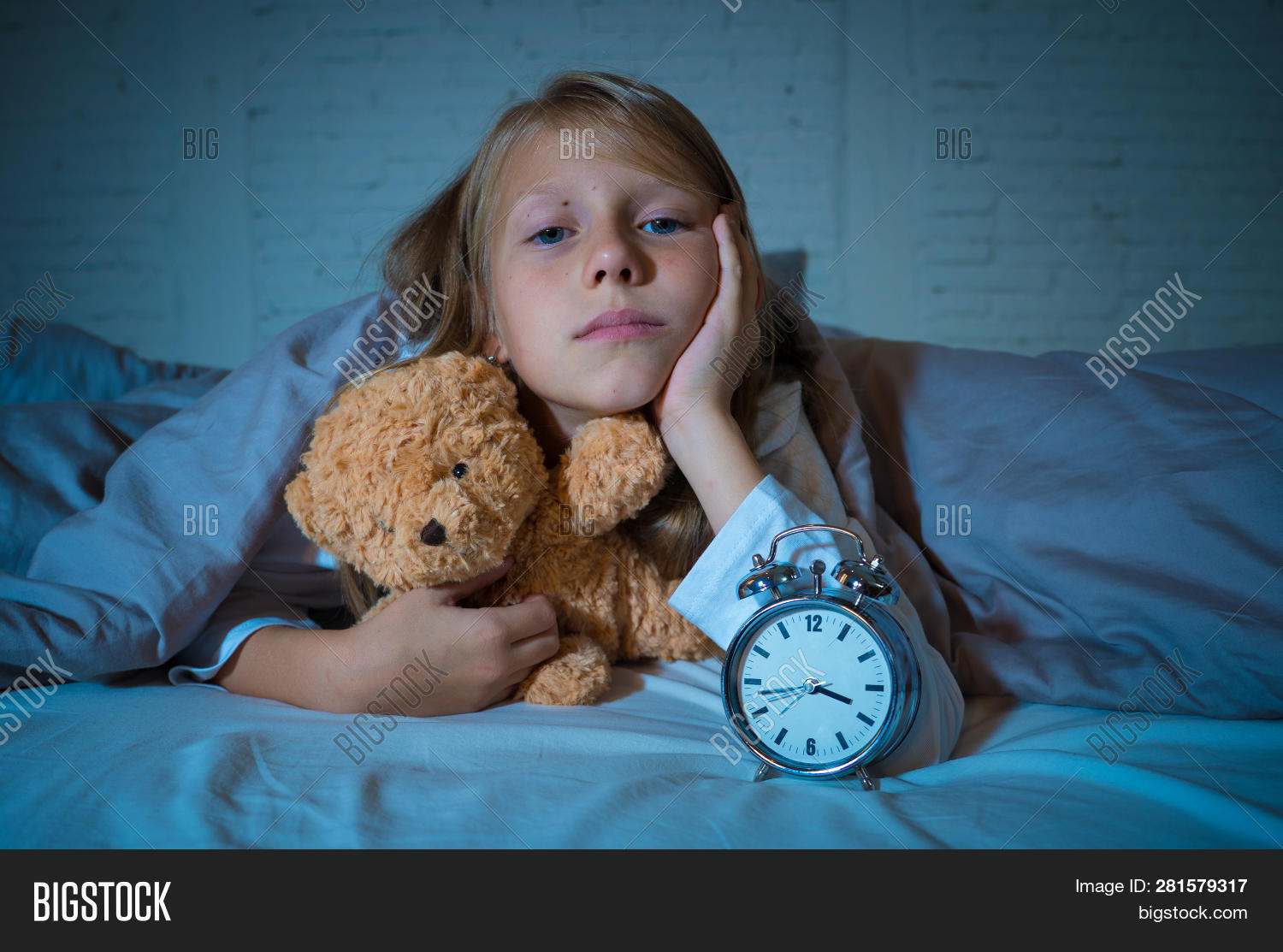 Little Girl Bed Awake Image & Photo (Free Trial) | Bigstock