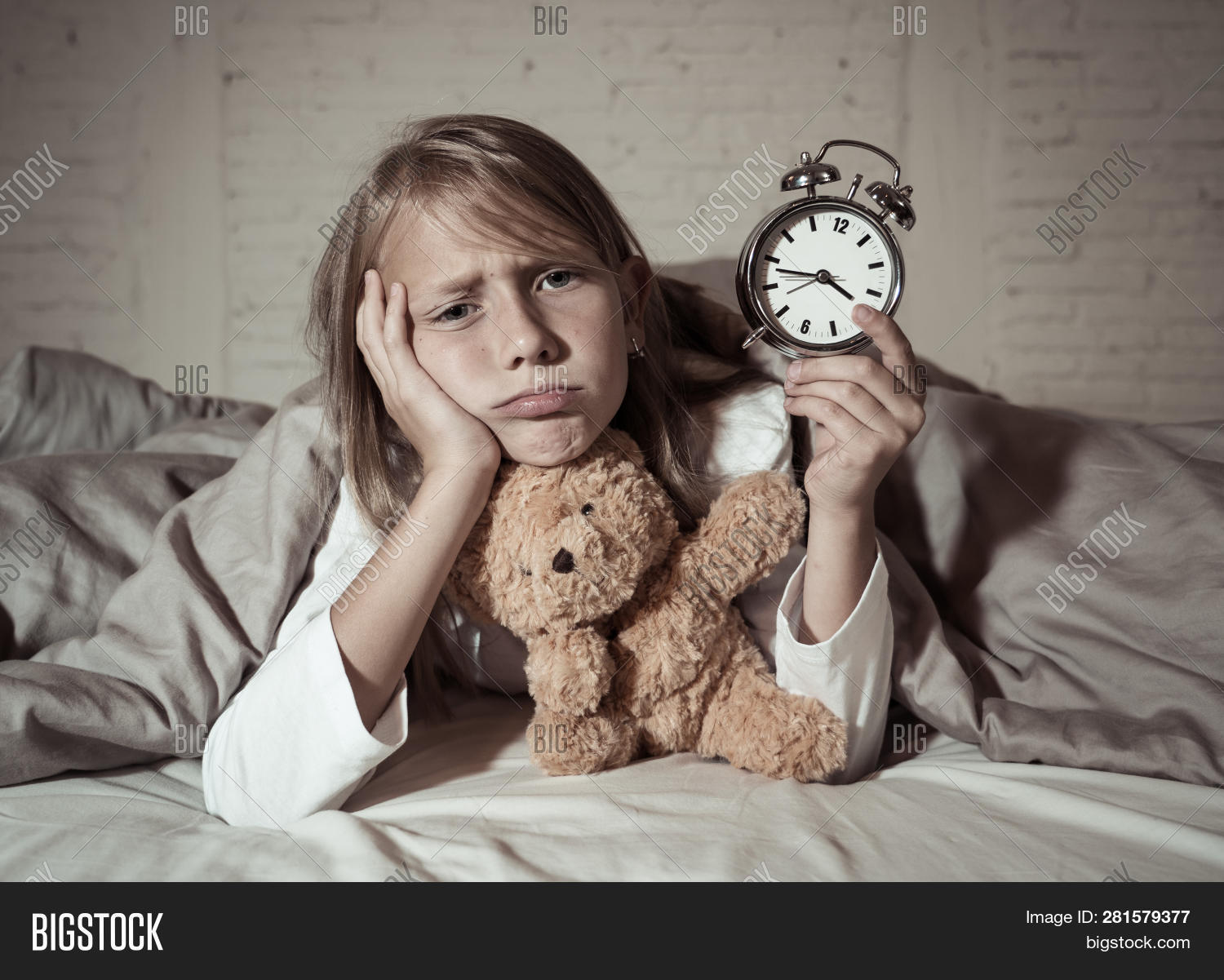 Little Girl Bed Awake Image & Photo (Free Trial) | Bigstock