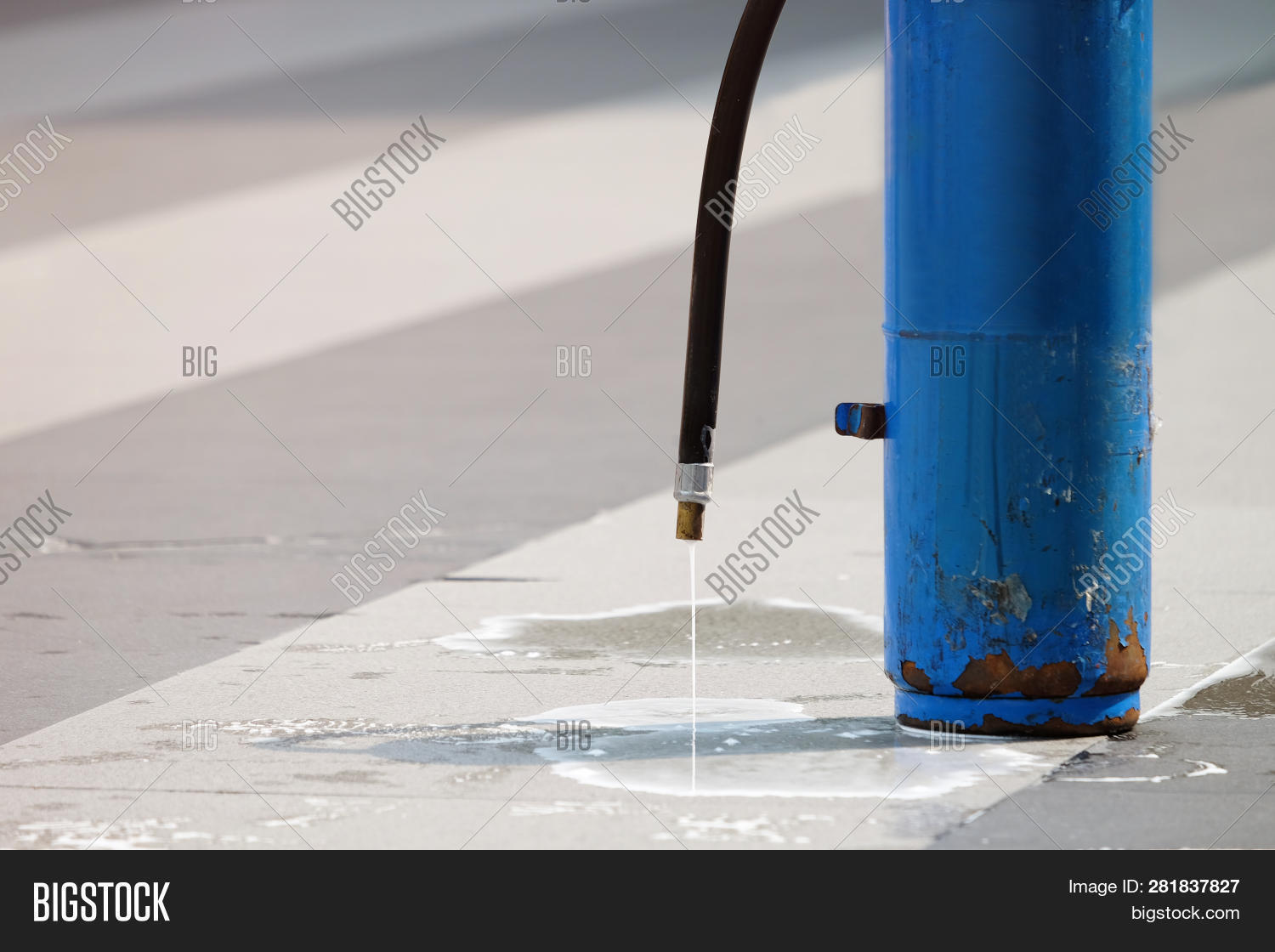 Blue Fire Extinguisher Image & Photo (Free Trial) | Bigstock