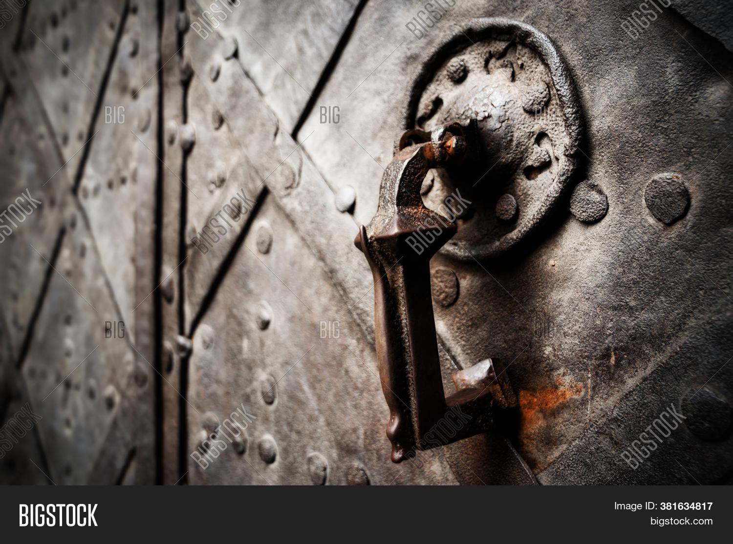 Antique Iron Knocker Image & Photo (Free Trial) | Bigstock