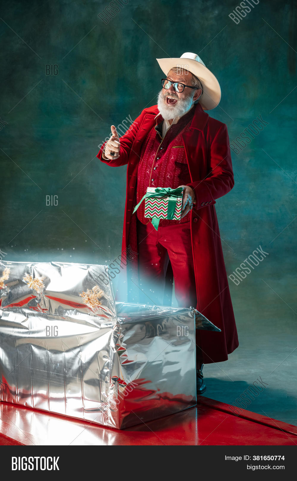 Santas Offers. Modern Image & Photo (Free Trial) | Bigstock