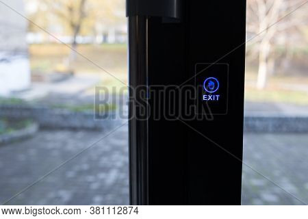 Exit Button Images, Illustrations & Vectors (Free) - Bigstock