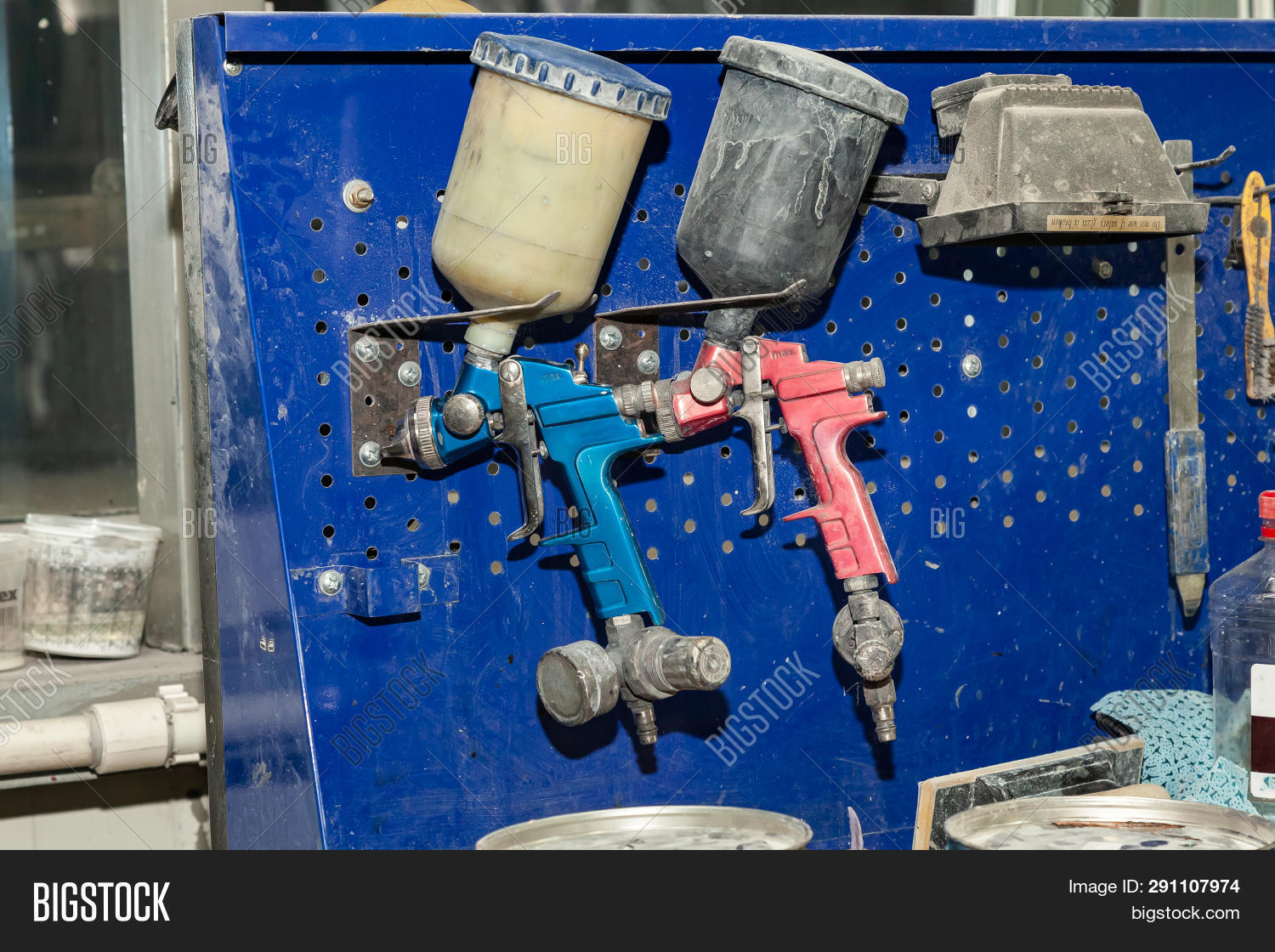 Two Body Paint Gun Image & Photo (Free Trial) | Bigstock