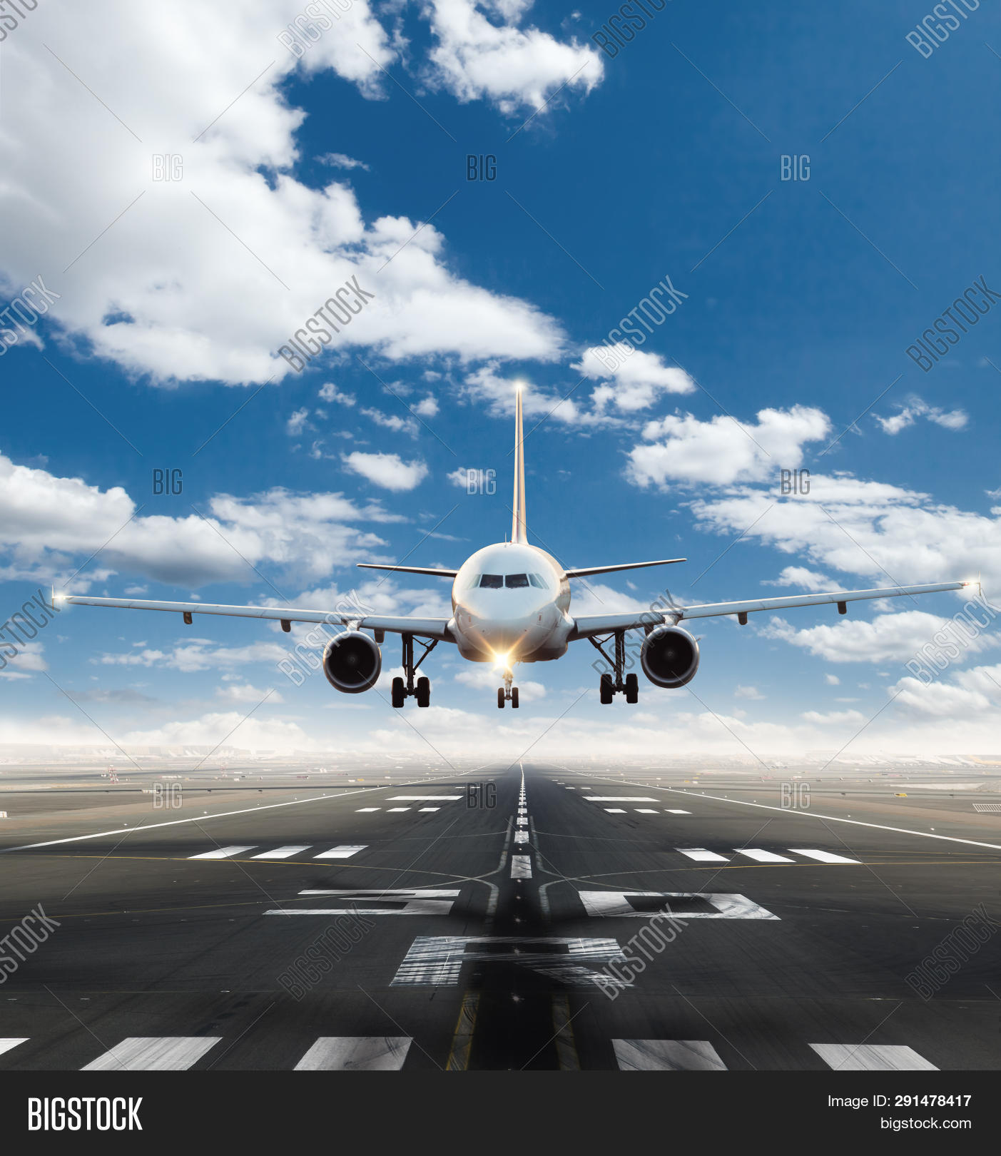 Commercial Jetliner Image & Photo (Free Trial) | Bigstock