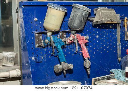 Two Body Paint Gun Image & Photo (Free Trial) | Bigstock