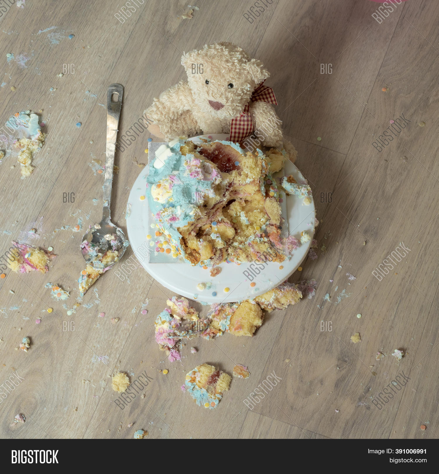 Teddy Bear Messy Cake Image & Photo (Free Trial) | Bigstock