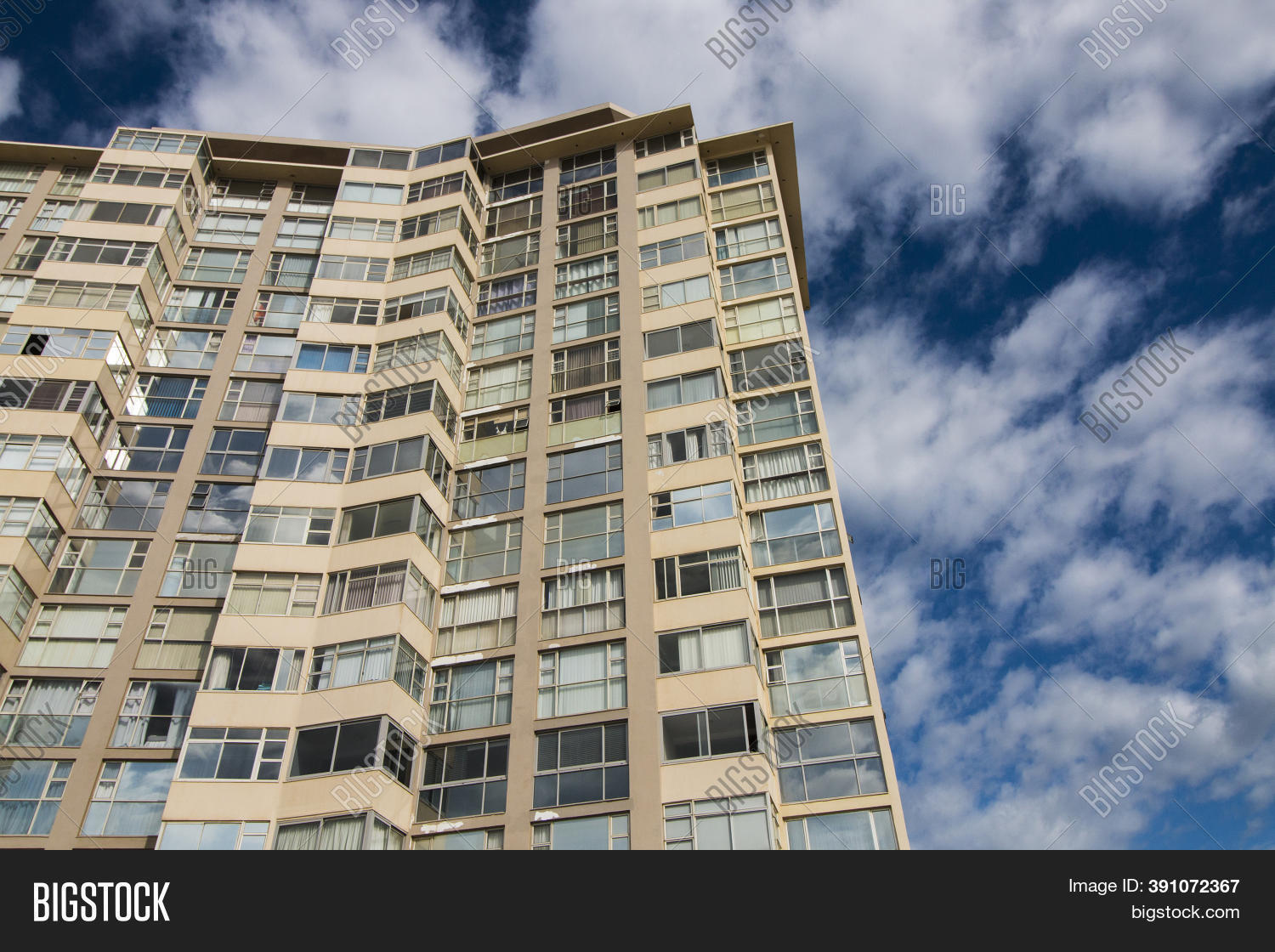 Tall Imposing Building Image & Photo (Free Trial) | Bigstock