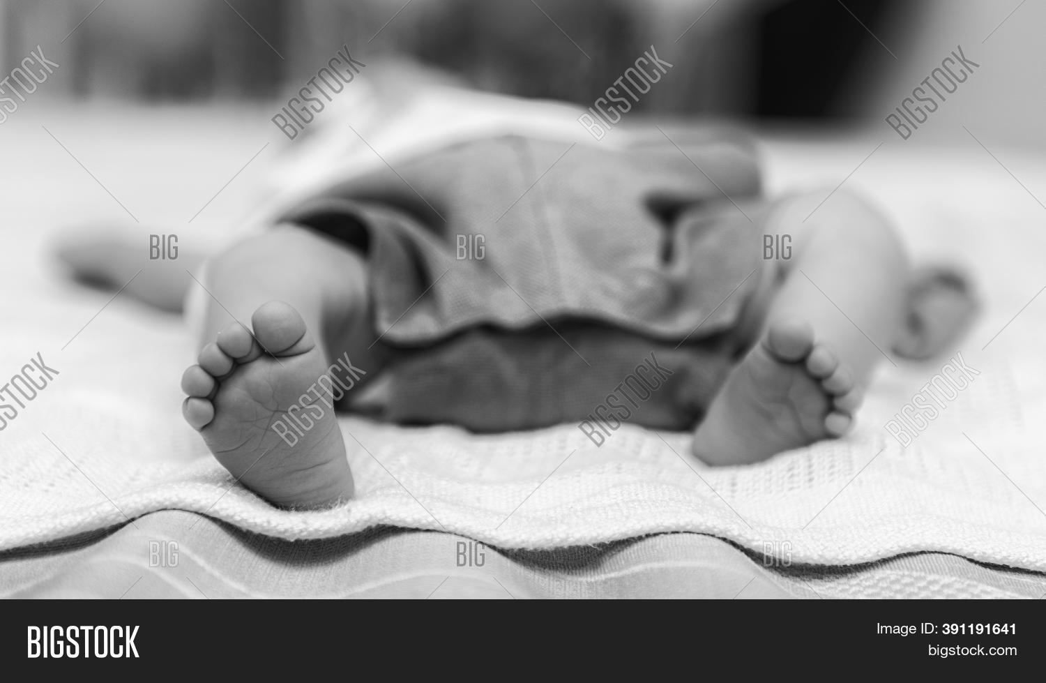 Closeup Newborn Baby Image & Photo (Free Trial) | Bigstock