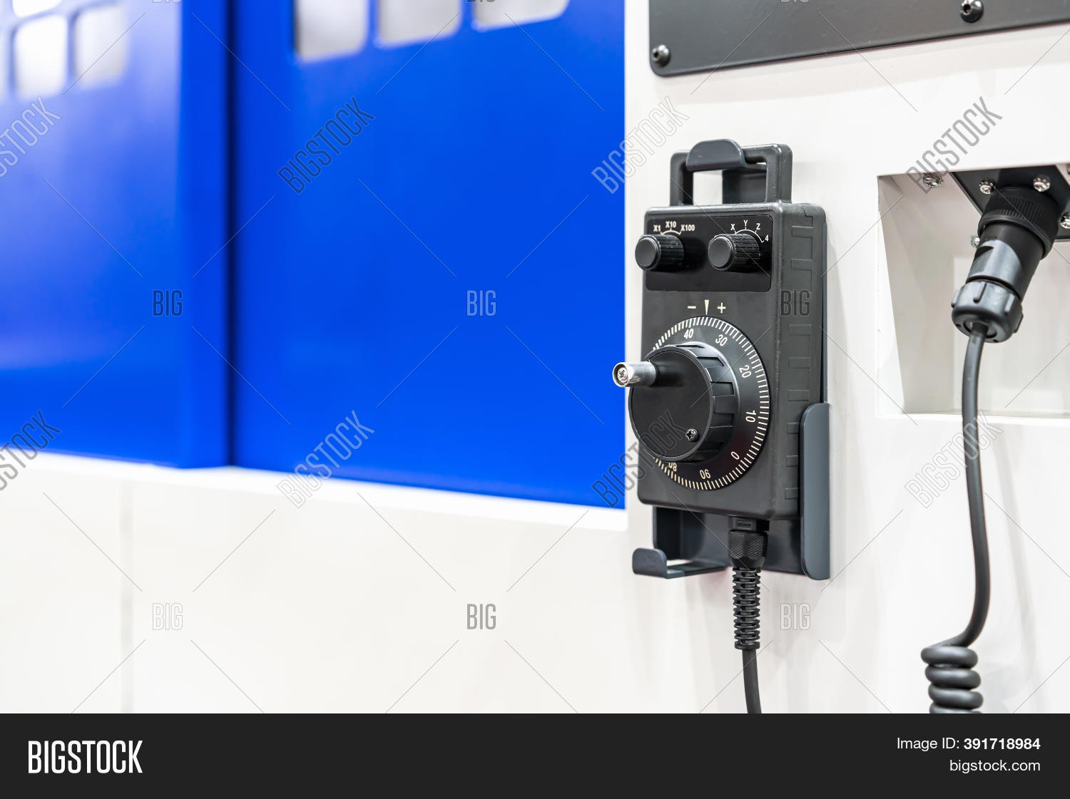 Universal Turns Dial Image & Photo (Free Trial) | Bigstock