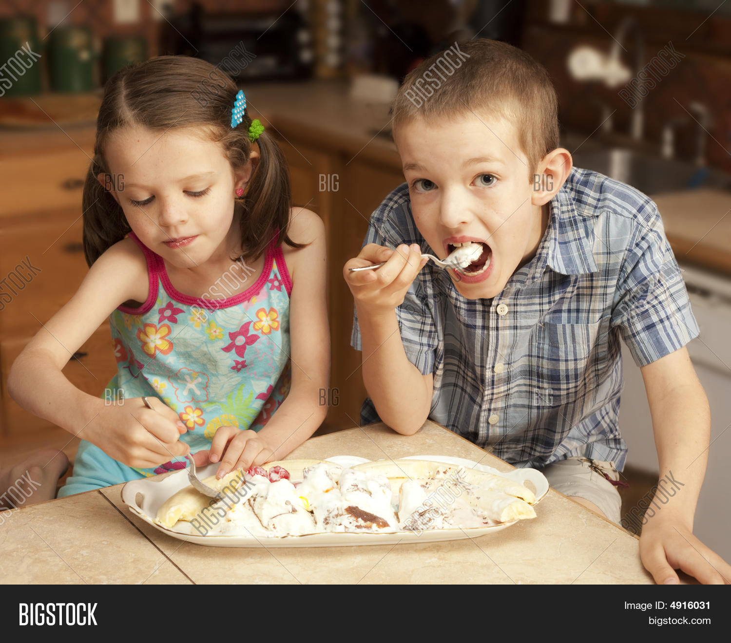 Kids Eating Ice Cream Image & Photo (Free Trial) | Bigstock