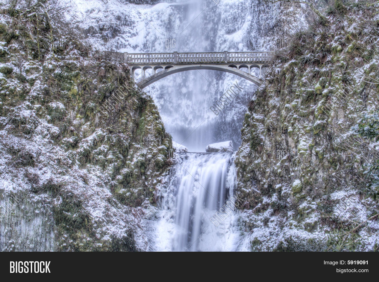 Multnomah Falls Frozen Image & Photo (Free Trial) | Bigstock