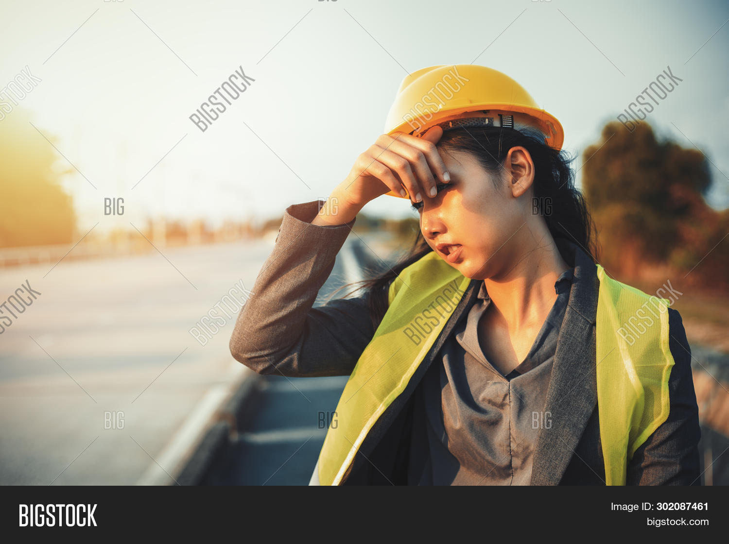 Engineer Women Wipe Image & Photo (Free Trial) | Bigstock