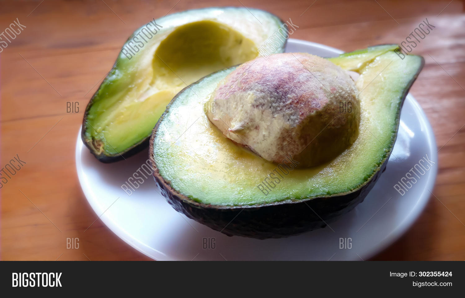 Avocado Sliced Half Image & Photo (Free Trial) | Bigstock