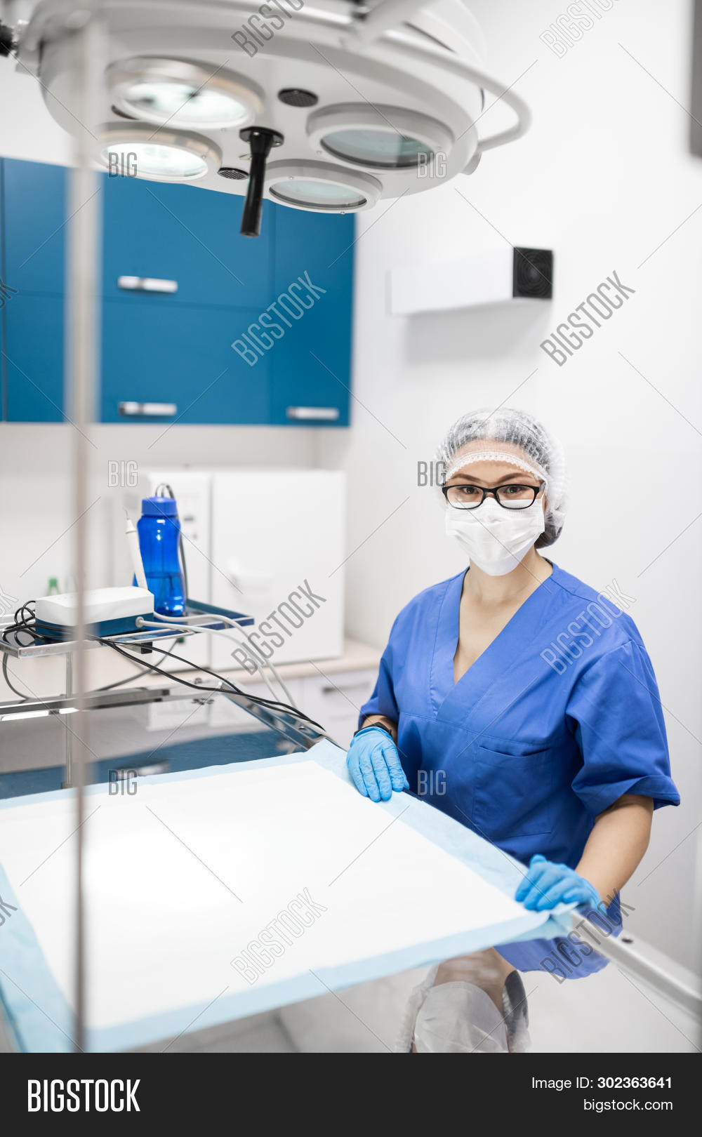 Female Vet Standing Image & Photo (Free Trial) | Bigstock