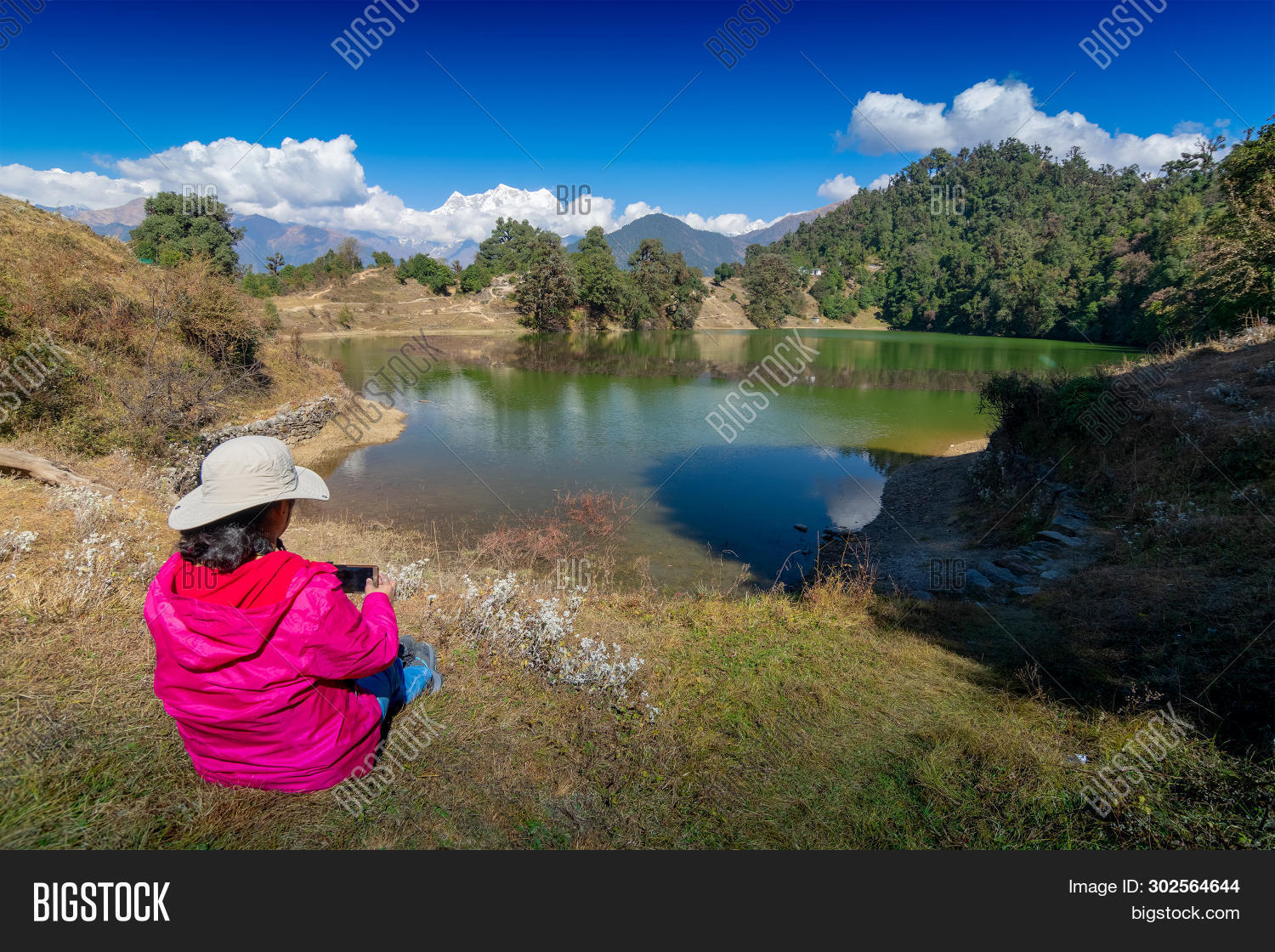 Solo Traveller, Single Image & Photo (Free Trial) | Bigstock