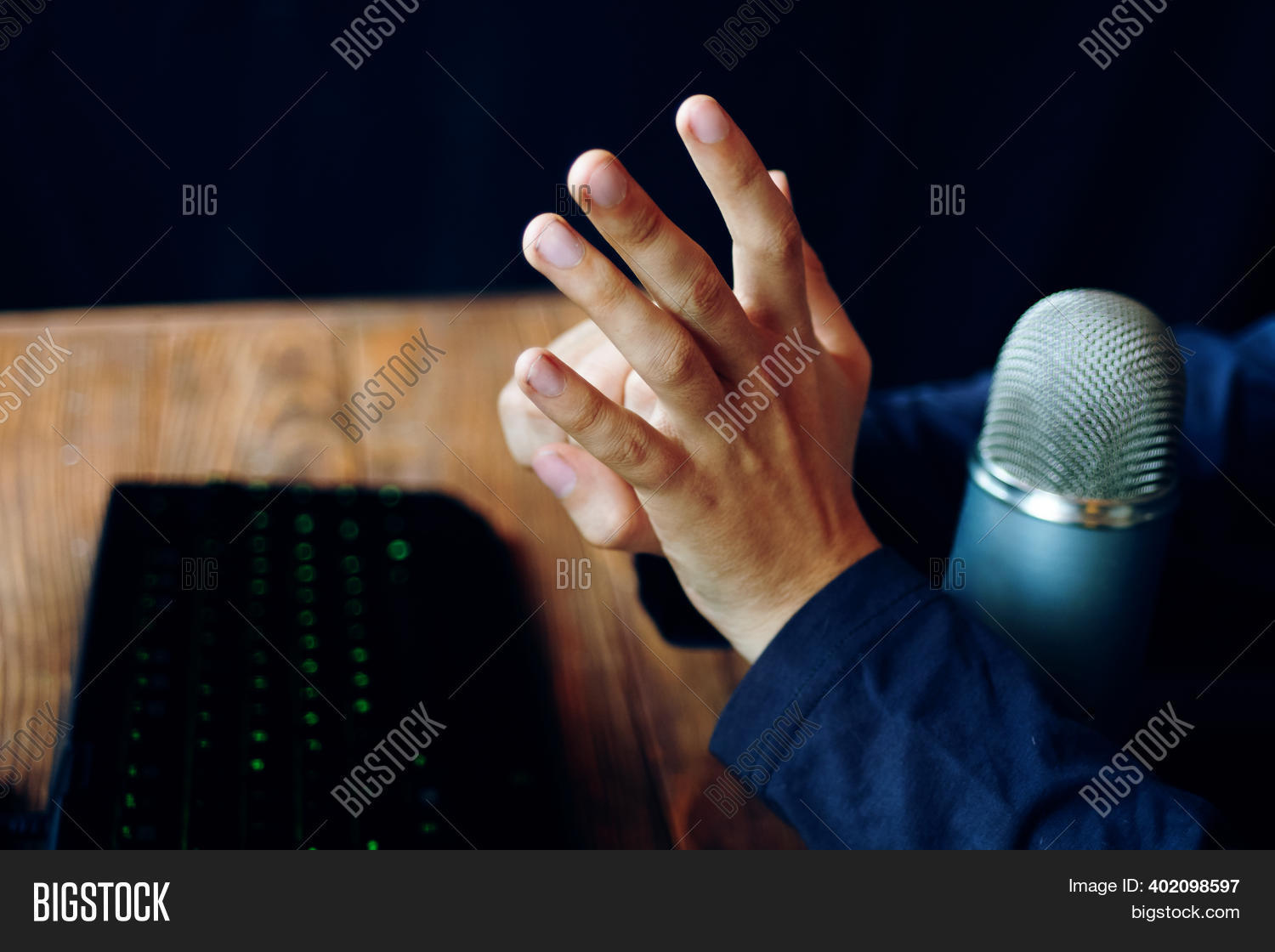 Gamer Shows Sings Image & Photo (Free Trial) | Bigstock
