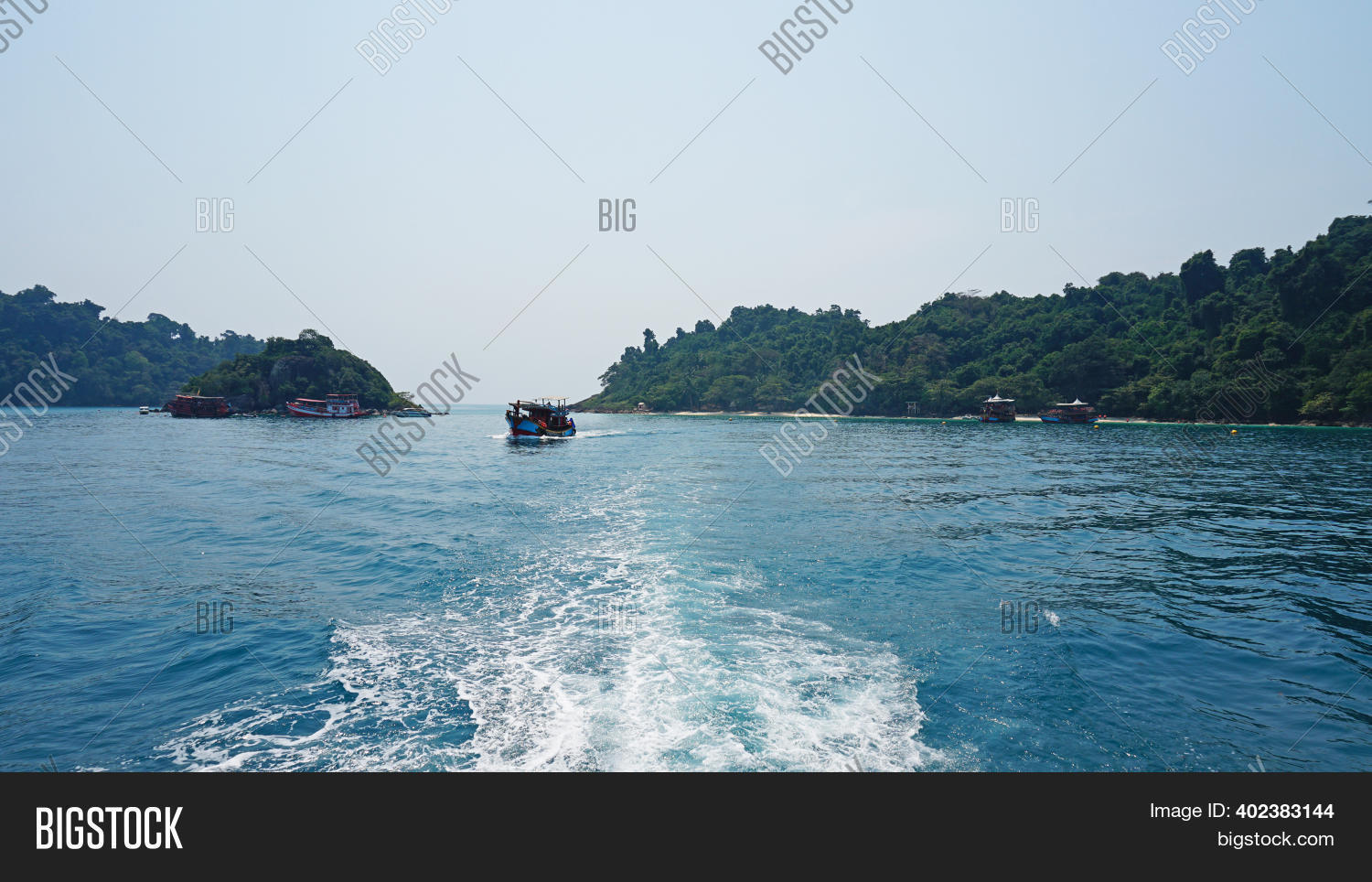 Speed Boat Quickly Image & Photo (Free Trial) | Bigstock