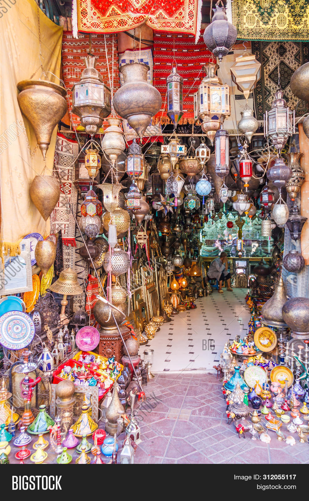 Shop Selling Lamps Image & Photo (Free Trial) | Bigstock