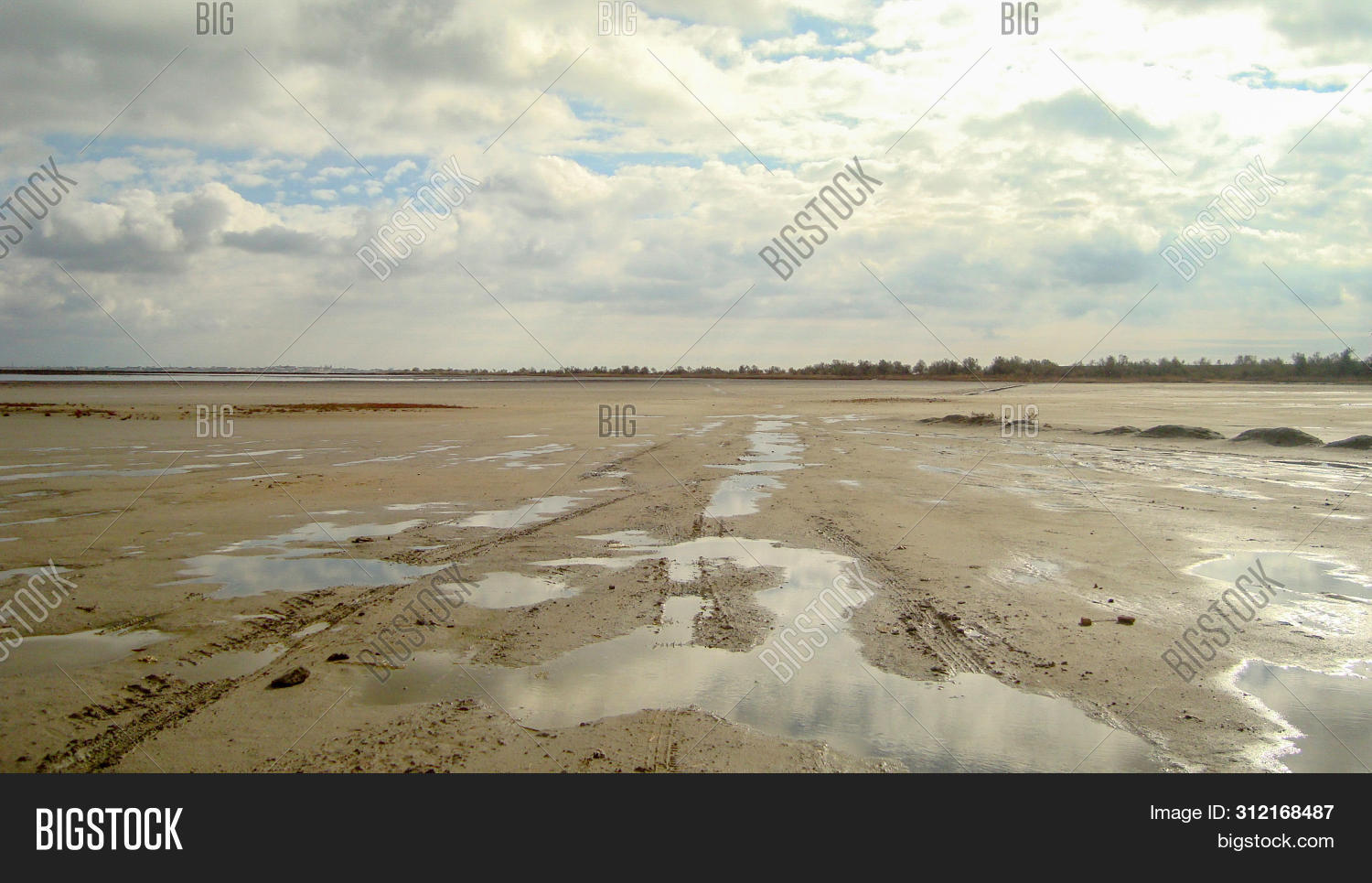 Desert Parched Estuary Image & Photo (Free Trial) | Bigstock