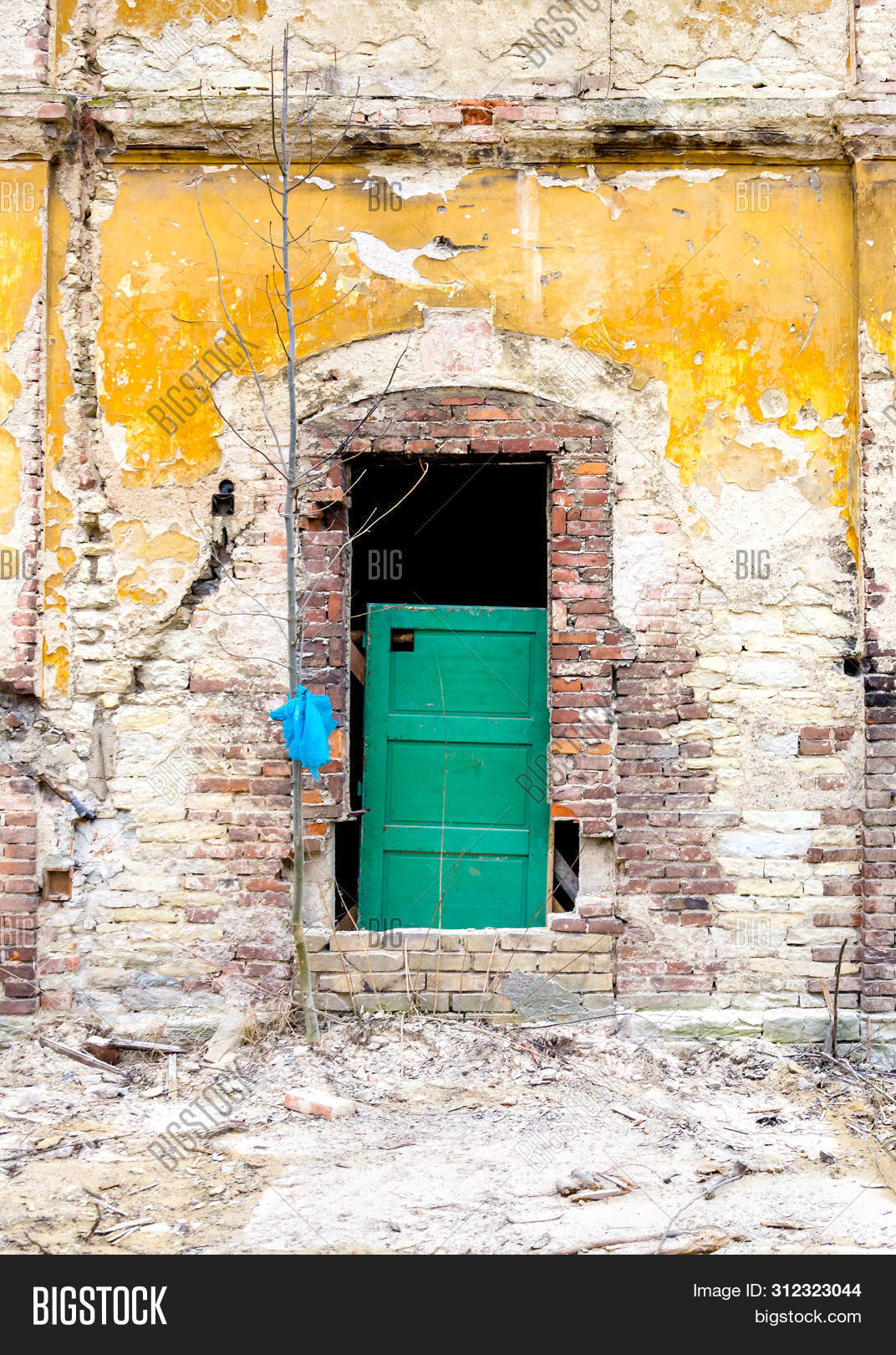 Old Destroyed Door Image & Photo (Free Trial) | Bigstock
