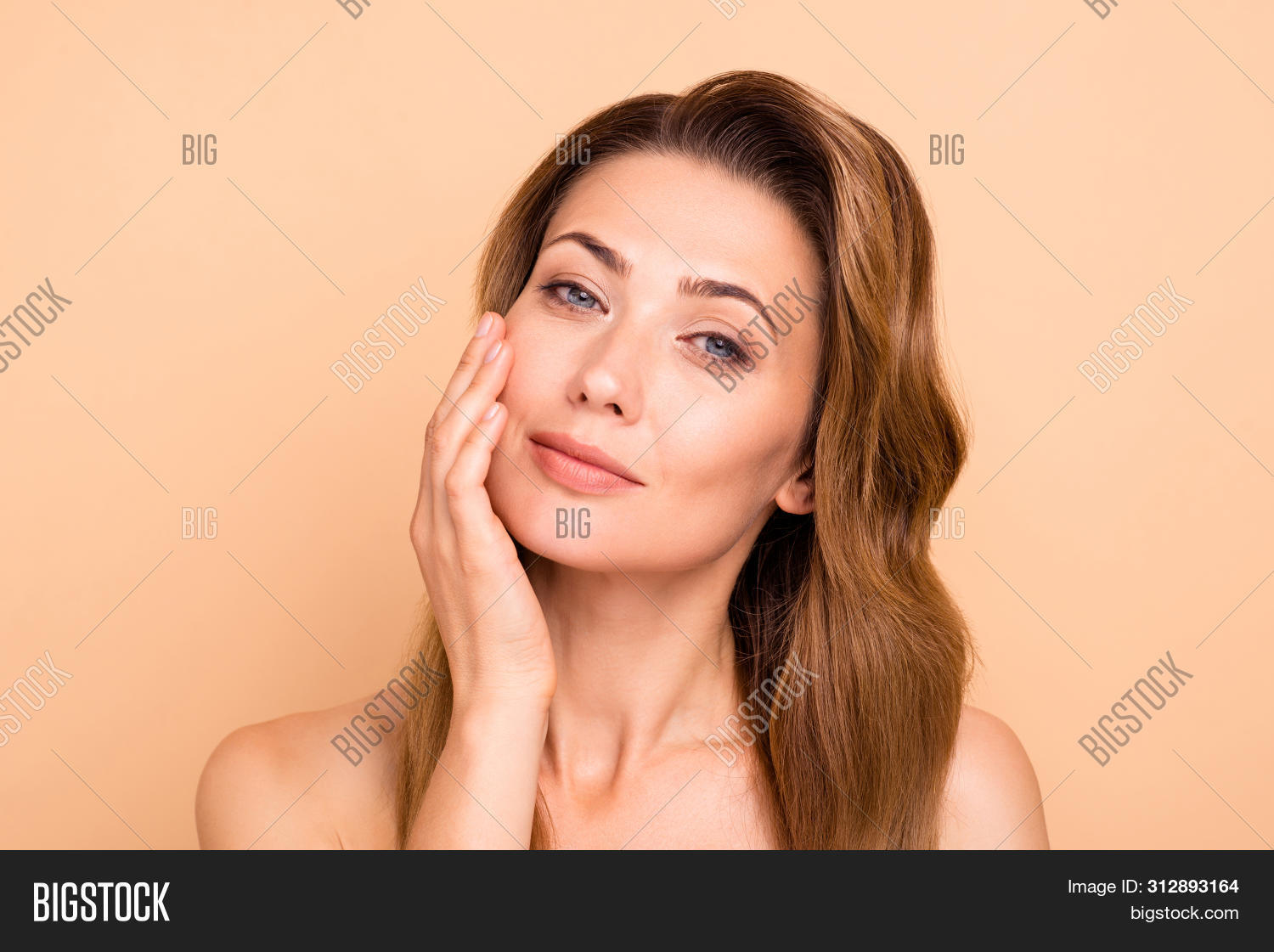 Close Photo Beautiful Image & Photo (Free Trial) | Bigstock