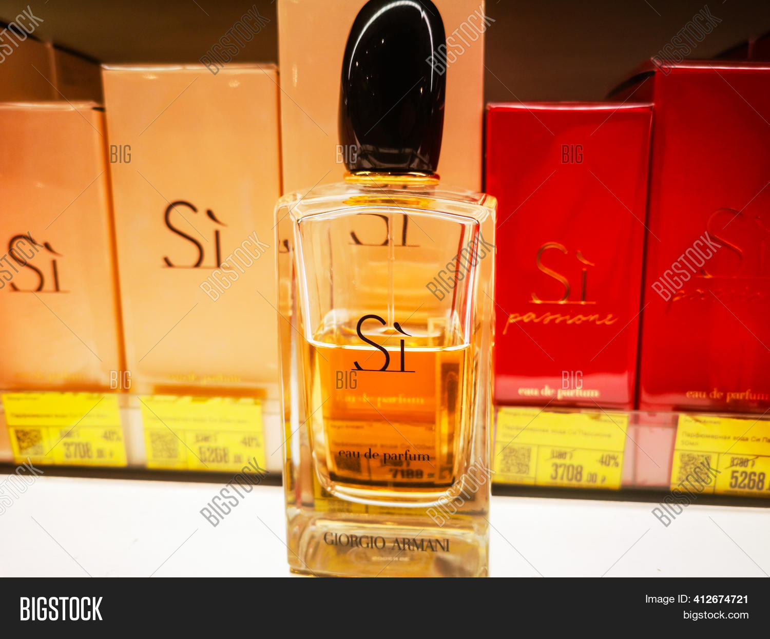 Fragrance Women Si Image & Photo (Free Trial) | Bigstock