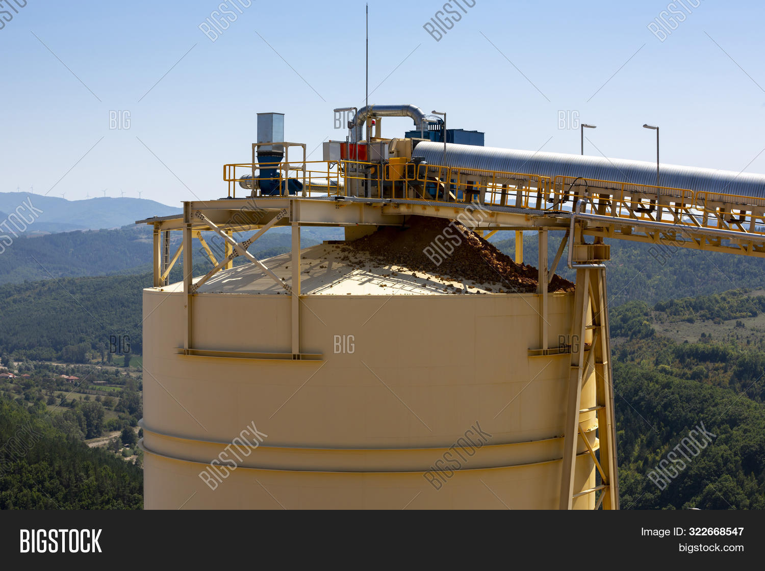 Imagen y foto Mining Elevators (prueba gratis) | Bigstock