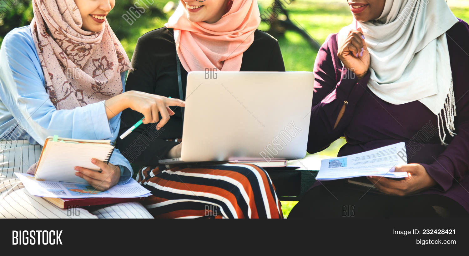 Islamic Women Working Image & Photo (Free Trial) | Bigstock