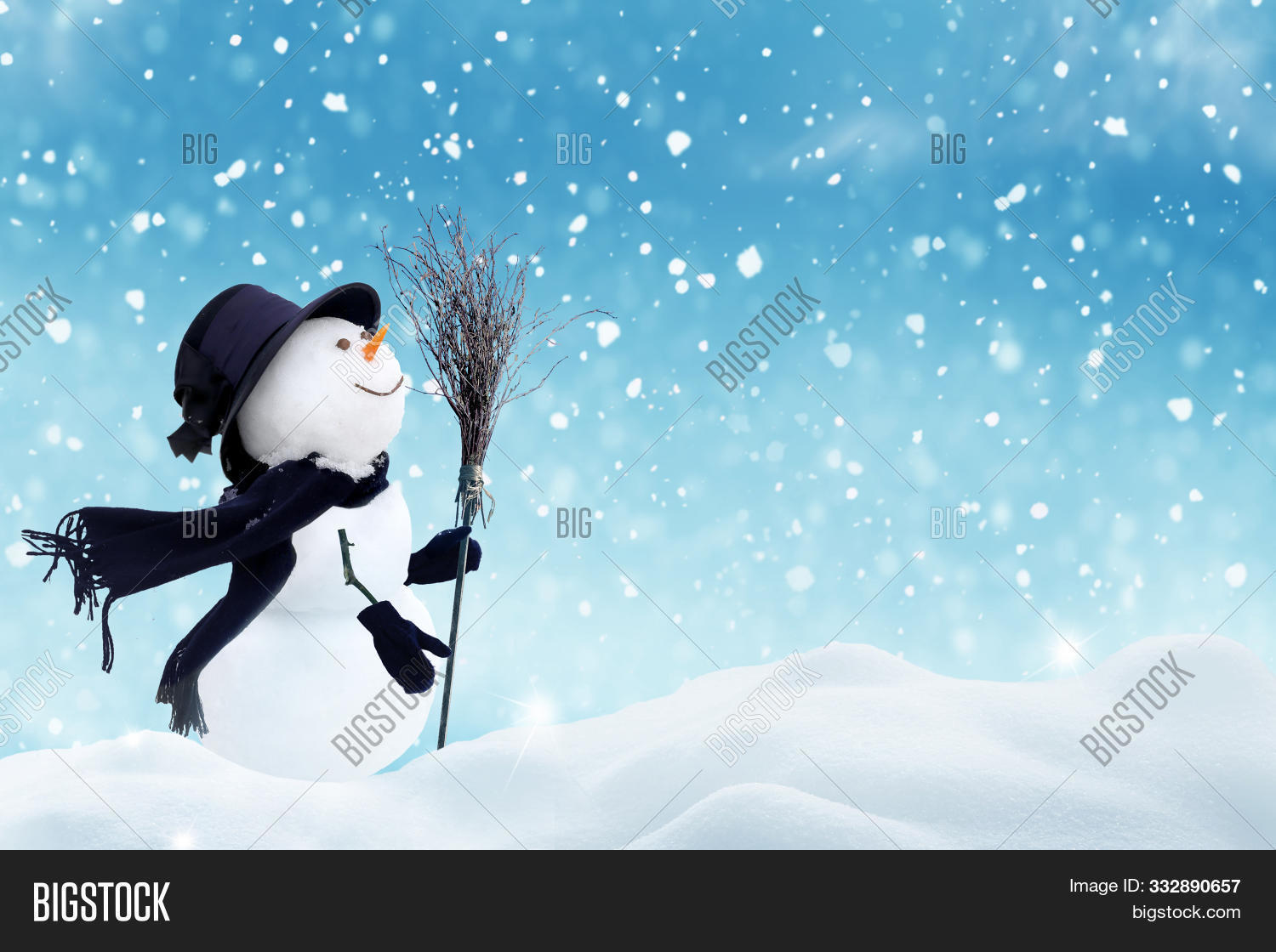 Happy Snowman Standing Image & Photo (Free Trial) | Bigstock