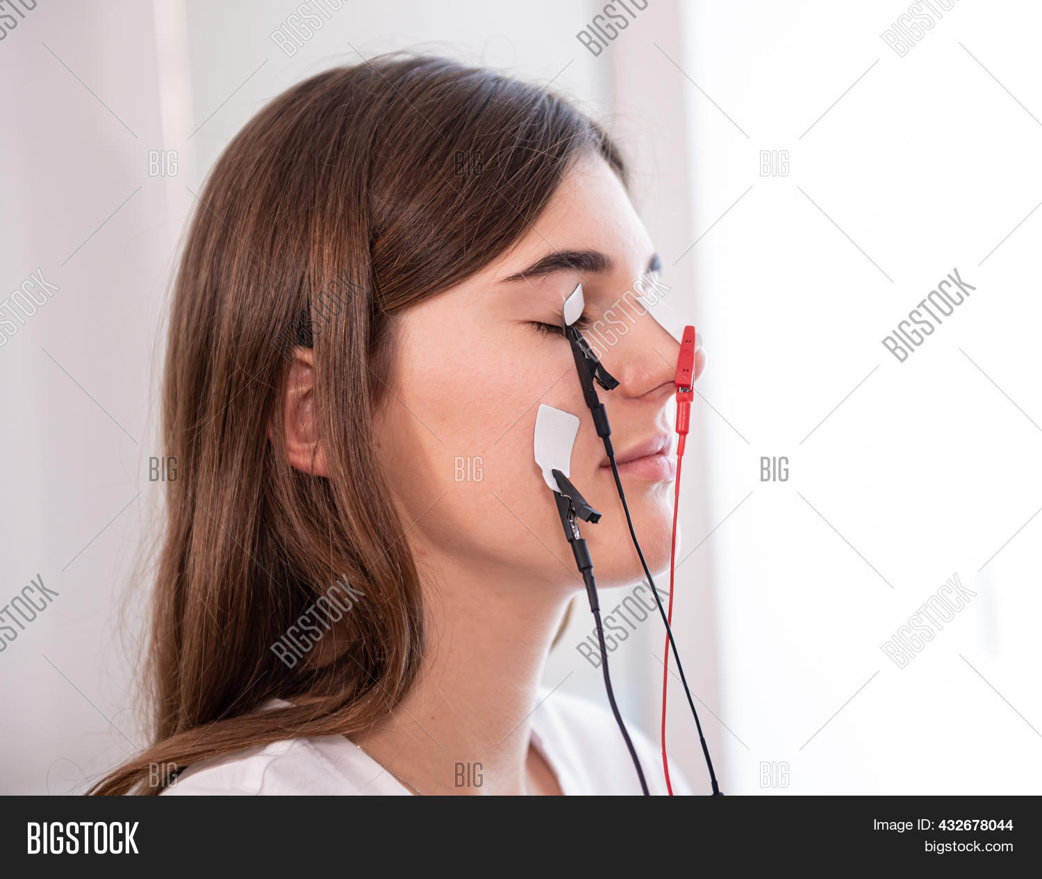 Patient Nerves Testing Image & Photo (Free Trial) | Bigstock