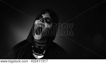 Creepy Man Skeleton Image & Photo (Free Trial) | Bigstock