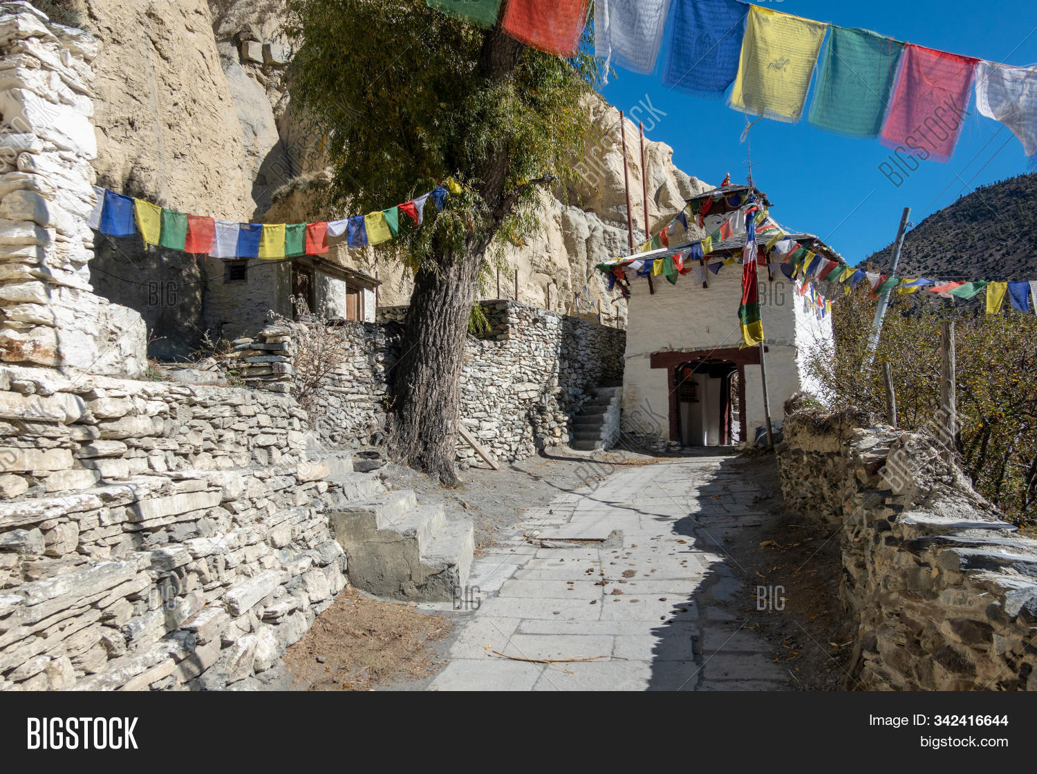 Buddhist Chorten Stupa Image & Photo (Free Trial) | Bigstock