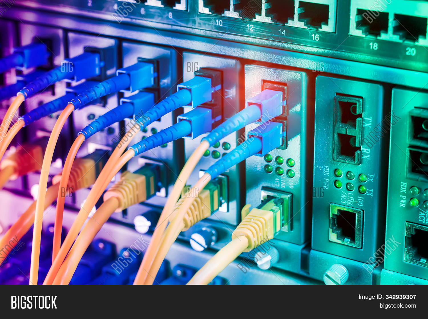 Imagen y foto Fiber Optic Cables (prueba gratis) | Bigstock