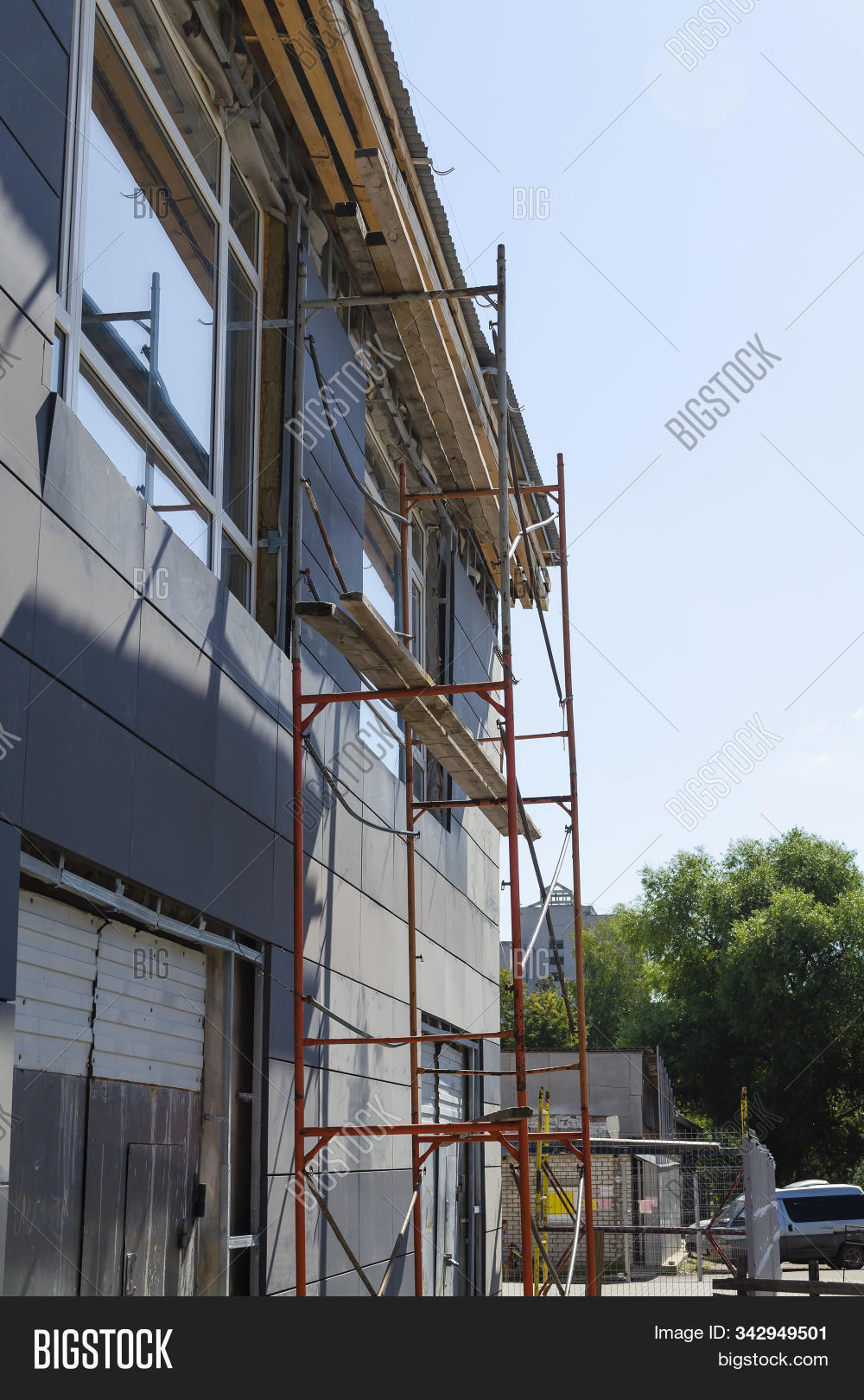 Metal Scaffolding Image & Photo (Free Trial) | Bigstock