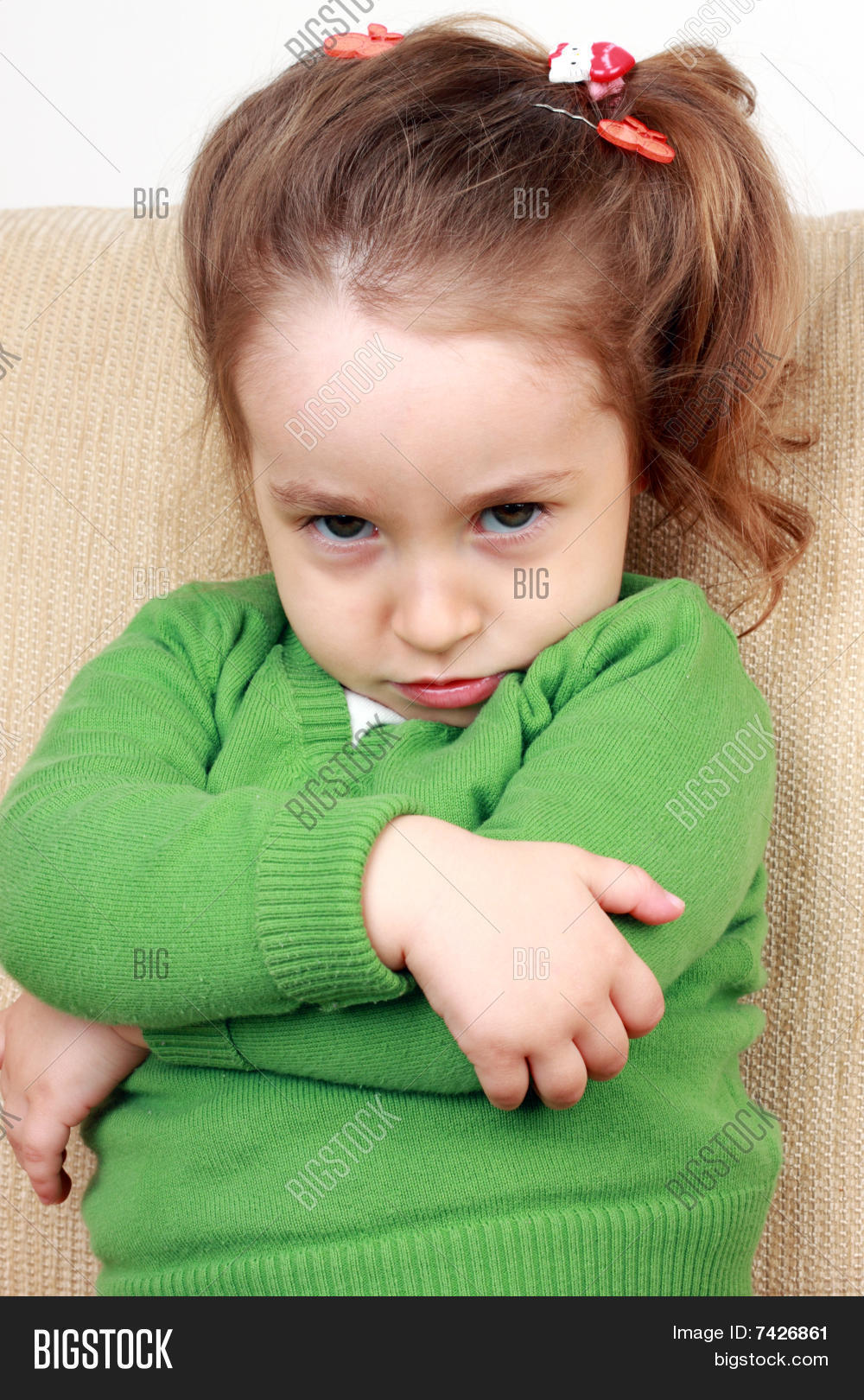 Imagen y foto Refunfuñar Niñ (prueba gratis) | Bigstock