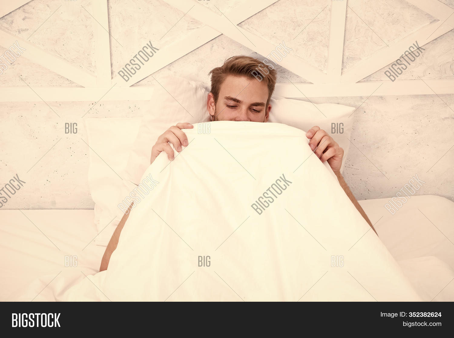 Man Looking Under Image & Photo (Free Trial) | Bigstock