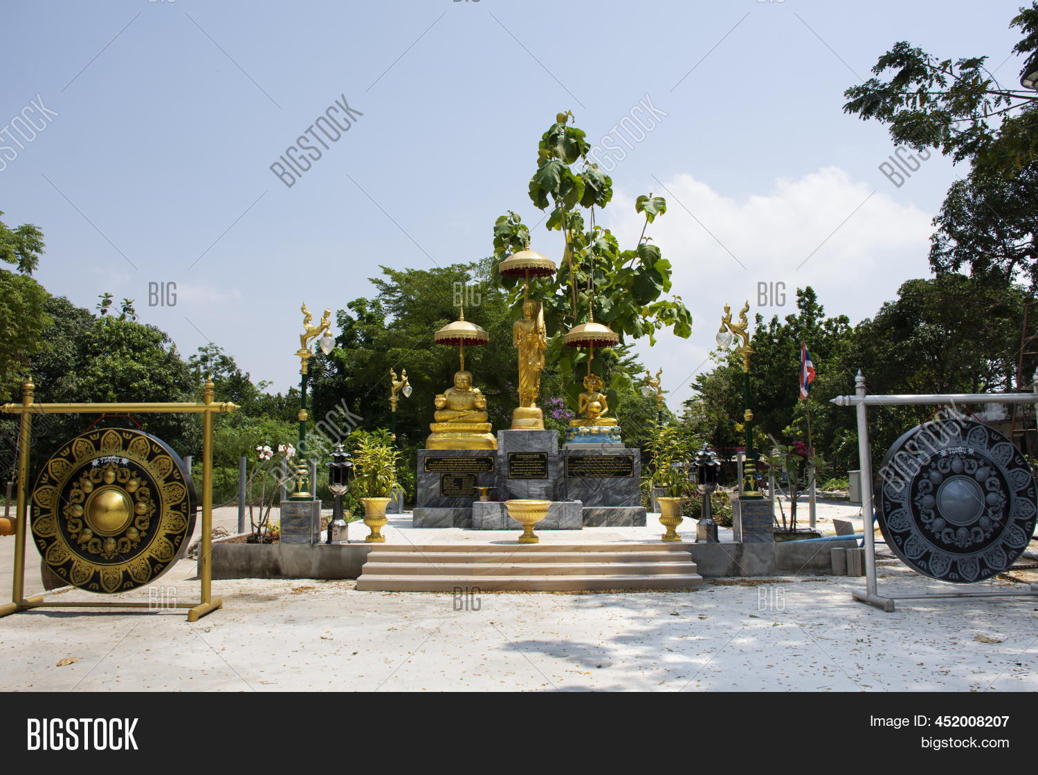 Sivali Phra Siwali Image & Photo (Free Trial) | Bigstock