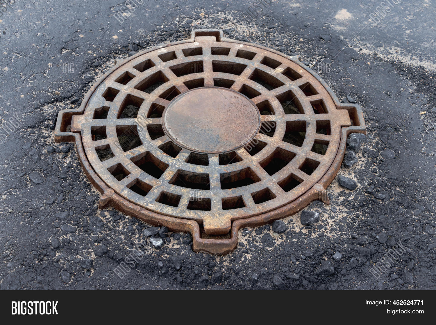 Cast-iron Manhole Image & Photo (Free Trial) | Bigstock