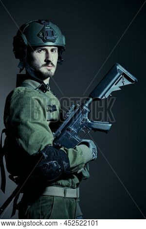 Army Soldier Combat Image & Photo (Free Trial) | Bigstock