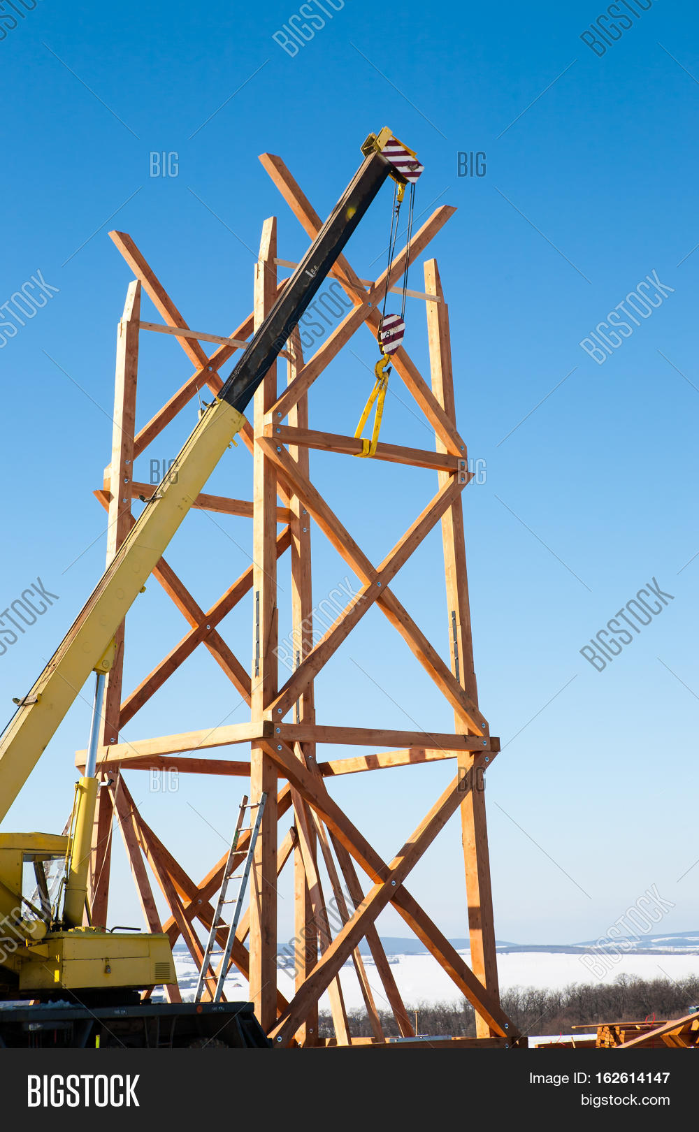 Mobile Crane Building Image & Photo (Free Trial) | Bigstock