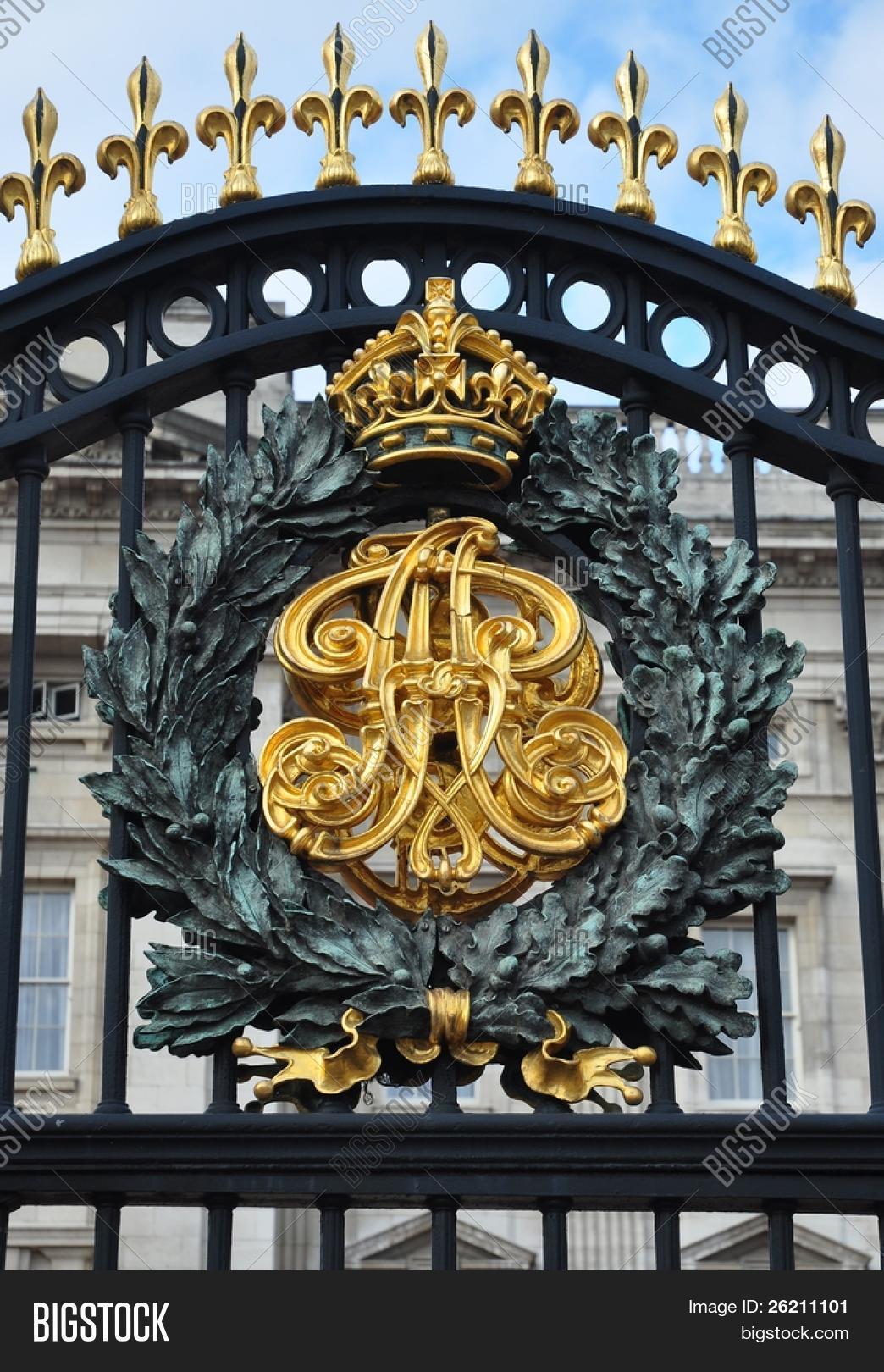 Royal Crest Buckingham Image & Photo (Free Trial) | Bigstock