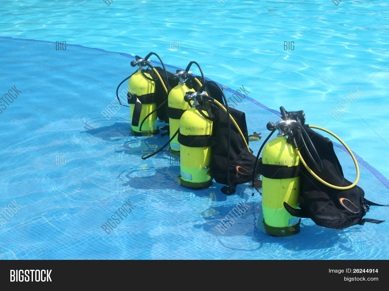 Scuba Lessons Pool Image & Photo (Free Trial) | Bigstock