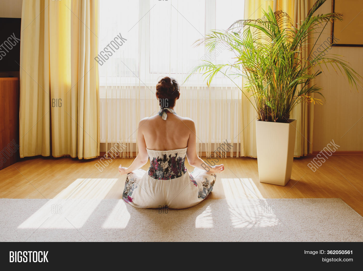 Back View Woman Image & Photo (Free Trial) | Bigstock